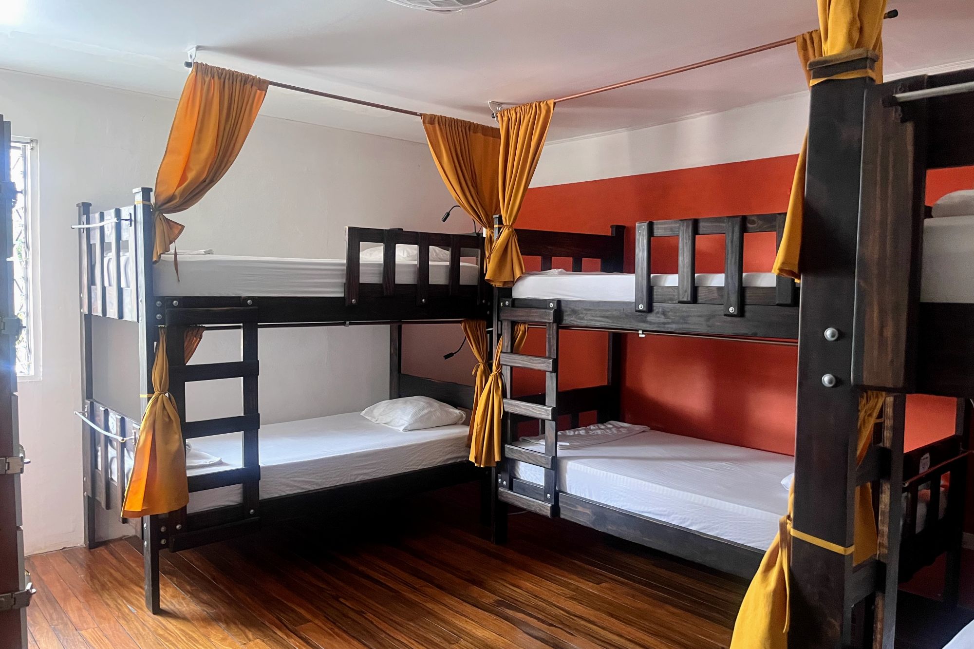 How to Be a Good Hostel Roommate (Simple Etiquette Tips)